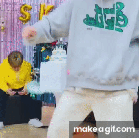 han jisung "go quokka" dance in tiny 😭 ️ on Make a GIF
