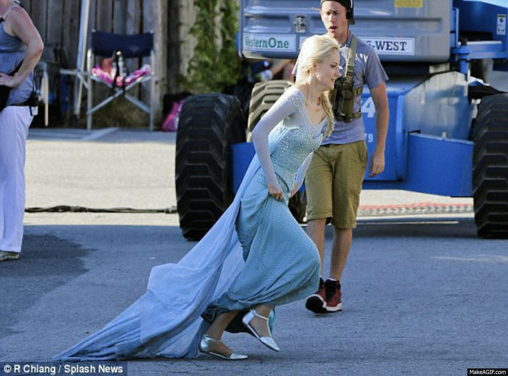 fake elsa vs. real elsa on Make a GIF