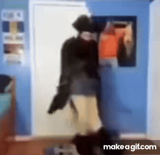 pirata bailando on Make a GIF