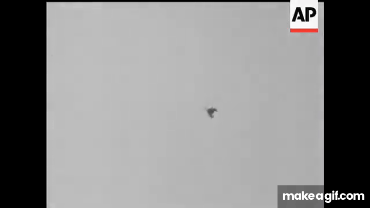 VH-AHF (a Bell 47G-2) crashing into a three-story building after ...