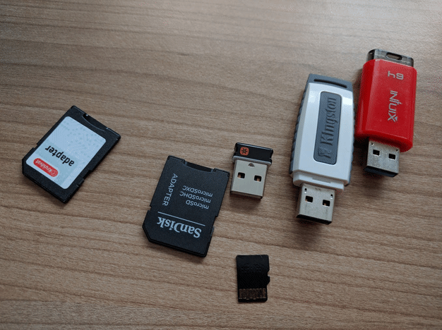 USB/SD kaart opbergtool on Make a GIF