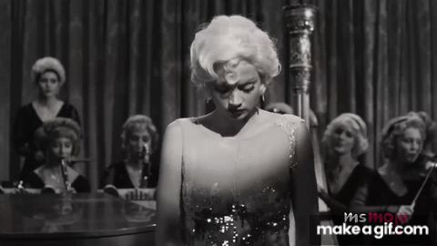 Marilyn Monroe & Ana de Armas Side by Side - Blonde (2022) VS Real-Life ...