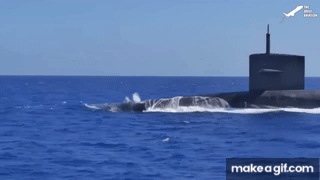 US Massive Submarine Diving Like a Whale in Middle of the Ocean on Make ...
