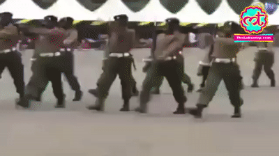 Pakistani Soldier Falls During Parade | The Lallantop on Make a GIF