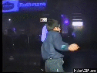 Niño bailando electro on Make a GIF