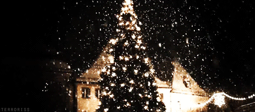 There’s 33 Days Til Christmas! on Make a GIF