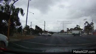 Insane Lightning Strike Hits Car In Australia - Caught On HD Dash Cam ...