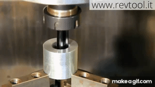 Clavette interne traversante sur centre d'usinage avec REV Broaching ...