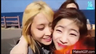 TWICE - DAHMO Moment DAHYUN X MOMO on Make a GIF