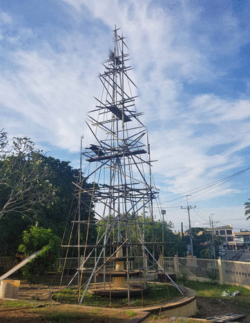 Norzagaray Giant Christmas Tree on Make a GIF