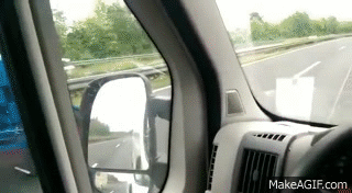 Überholen auf der Autobahn on Make a GIF