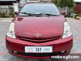 Toyota Prius on Make a GIF