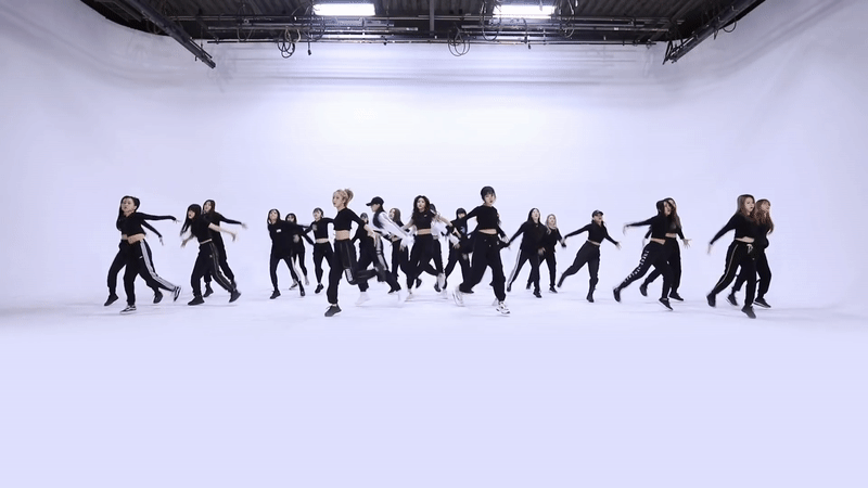 여자친구 GFRIEND - 'Labyrinth (래버린스)' Dance Practice ver. on Make a GIF