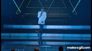 sorry (justin bieber) - HILARIOUS performance fail on Make a GIF