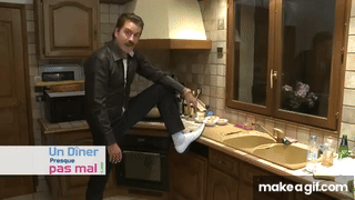 Parodie Un diner presque pas mal - Palmashow on Make a GIF