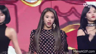 180214 TWICE (트와이스) - KNOCK KNOCK + Heart Shaker @ 7th Gaon Chart Music ...