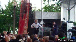 patrick shaking his booty on Make a GIF