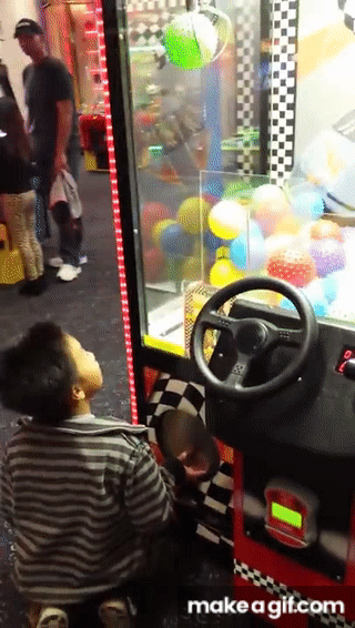 Best claw machine FAIL! My Life is a Lie. *ORIGINAL* on Make a GIF