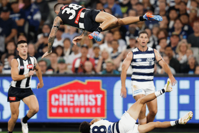 Horror fall and injury for Howe on Make a GIF