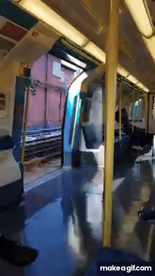 London Underground Door Malfunction || ViralHog on Make a GIF