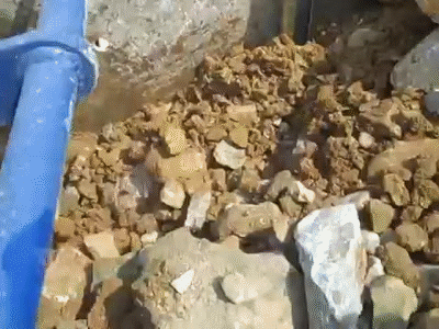 Fintec 1107 jaw crusher crushing limestone in Alabama on Make a GIF