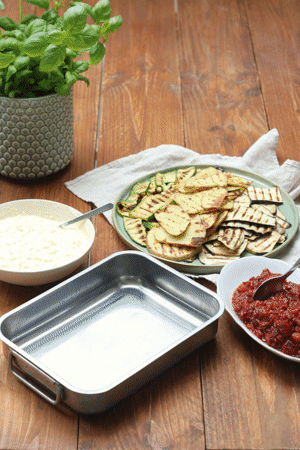Courgette Aubergine Ovenschotel on Make a GIF