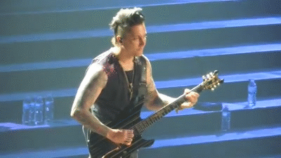 Avenged Sevenfold - Synyster Gates Guitar Solo - Live - 2013 Hail To ...