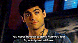 memory-spell:magnus + letting down his walls with alec on Make a GIF