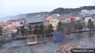 東日本大震災津波のシーンに写りこんだ白い物体、動きが早いのだが・・・ on Make a GIF