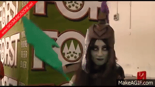Comicon 2016: Viaggio tra i cosplay alla Mostra d'Oltremare on Make a GIF