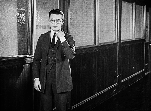 littlehorrorshop:Harold Lloyd is nervous in Safety Last! (1923) on Make ...