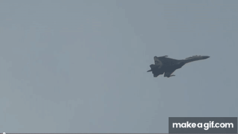 Su-27 doing Kvochur bell maneuver on Make a GIF