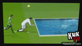 Cristiano Ronaldo Piscinazo - CR7 Taking a Dive on Make a GIF