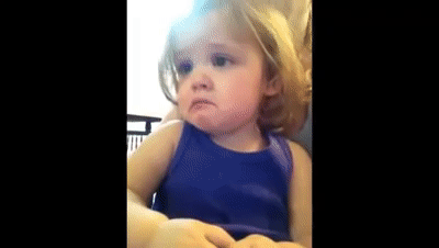 Gif De Niña Feliz Llorando Este Niño Llorando Y Riendose Me Causo