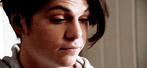 apositivelifeaffirmingway:Gareth “Grizz” Visser in every episode... on ...