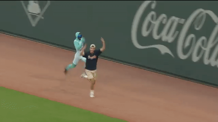 Fan loses to The Freeze on Make a GIF