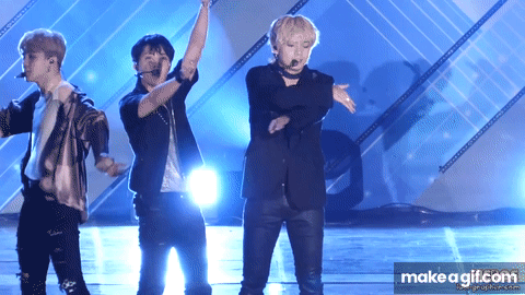 [180622] FANCAM - (V 뷔) - Anpanman @ Lotte Family Concert on Make a GIF