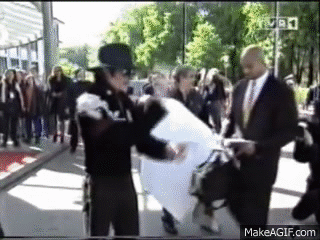 Michael Jackson in Poland - 27-28.05.1997 (p3/3) on Make a GIF