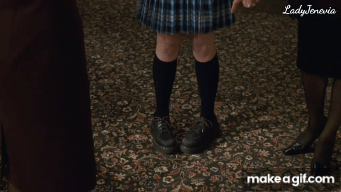 The Princess Diaries - Mia Thermopolis Clicking Her Heels Together ...