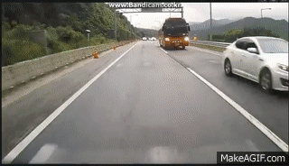 Bus Crashes into 5 Cars in tunnel - final destination in korea on Make ...