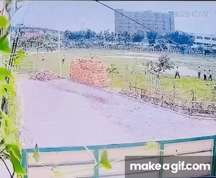 2701 (a Chengdu FT-7BGI) crashing into the Milestone School Campus on ...