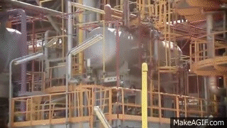 How does an oil refinery work? How is crude oil transformed into ...