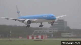 STORM!! SCHIPHOL, KLM GEVAARLIJKE LANDING B777 PH-BVB on Make a GIF