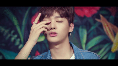 Wanna One (워너원) - 에너제틱 (Energetic) MV on Make a GIF