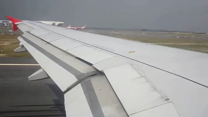 AirAsia landing at KLIA2 on Make a GIF