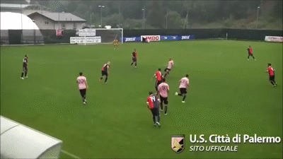 Palermo’s Franco Vazquez produced an Unbelievable triple nutmeg vs ...