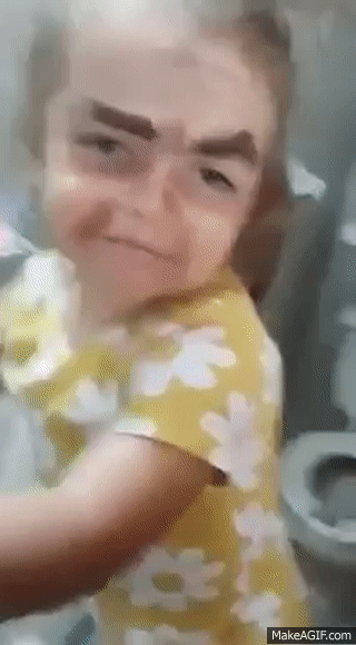Niña descubre que no la pintaron de princesa on Make a GIF